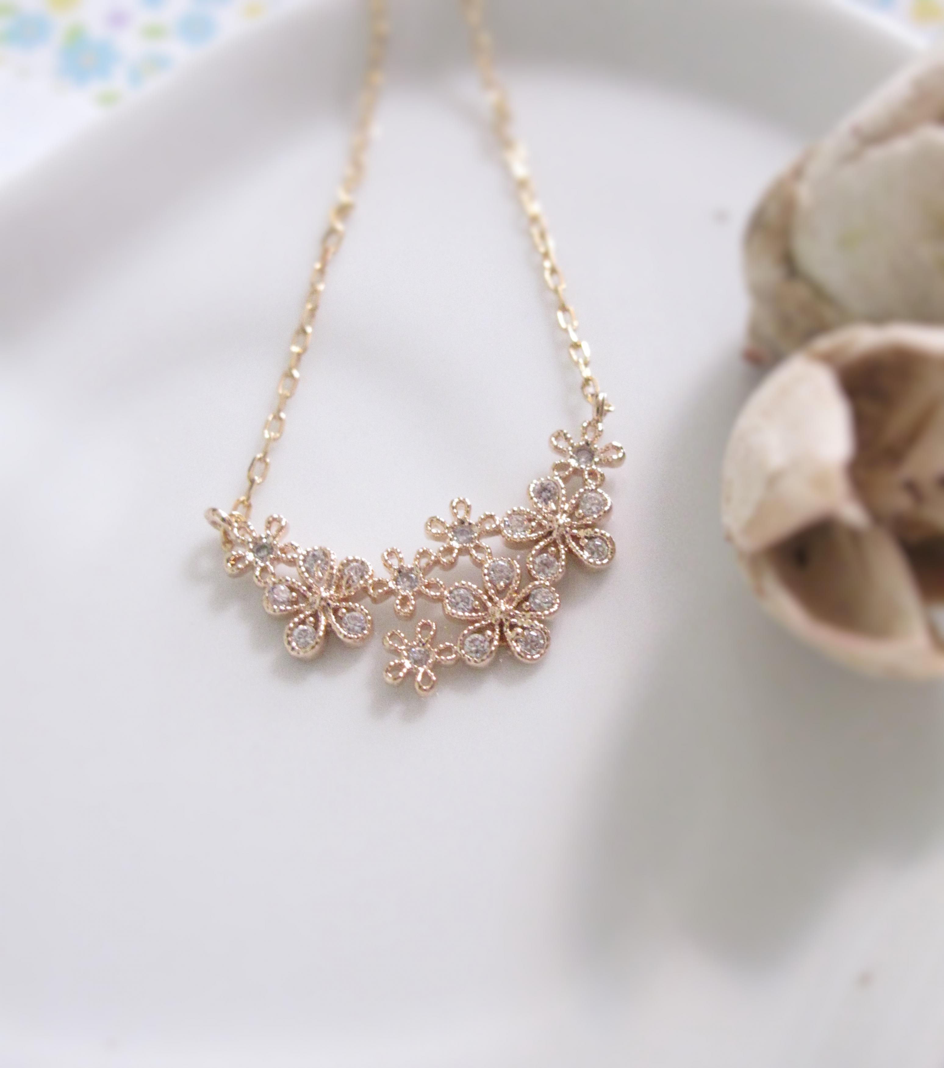 Eight Golden Flowers Inlay Aaa Zircon Floral Hang Necklace , Everyday ...